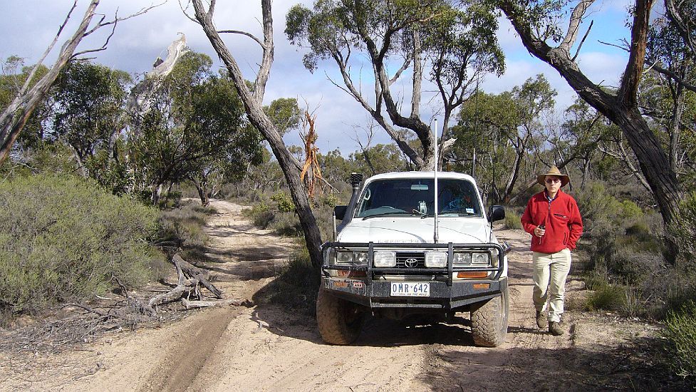 2007-06-Lt Desert/27-Laurie goes mobile & waits for the convoy in the ...